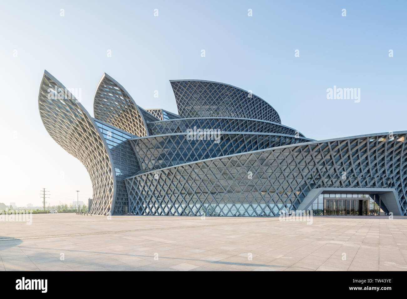 Modern building exterior empty ground Stock Photo - Alamy