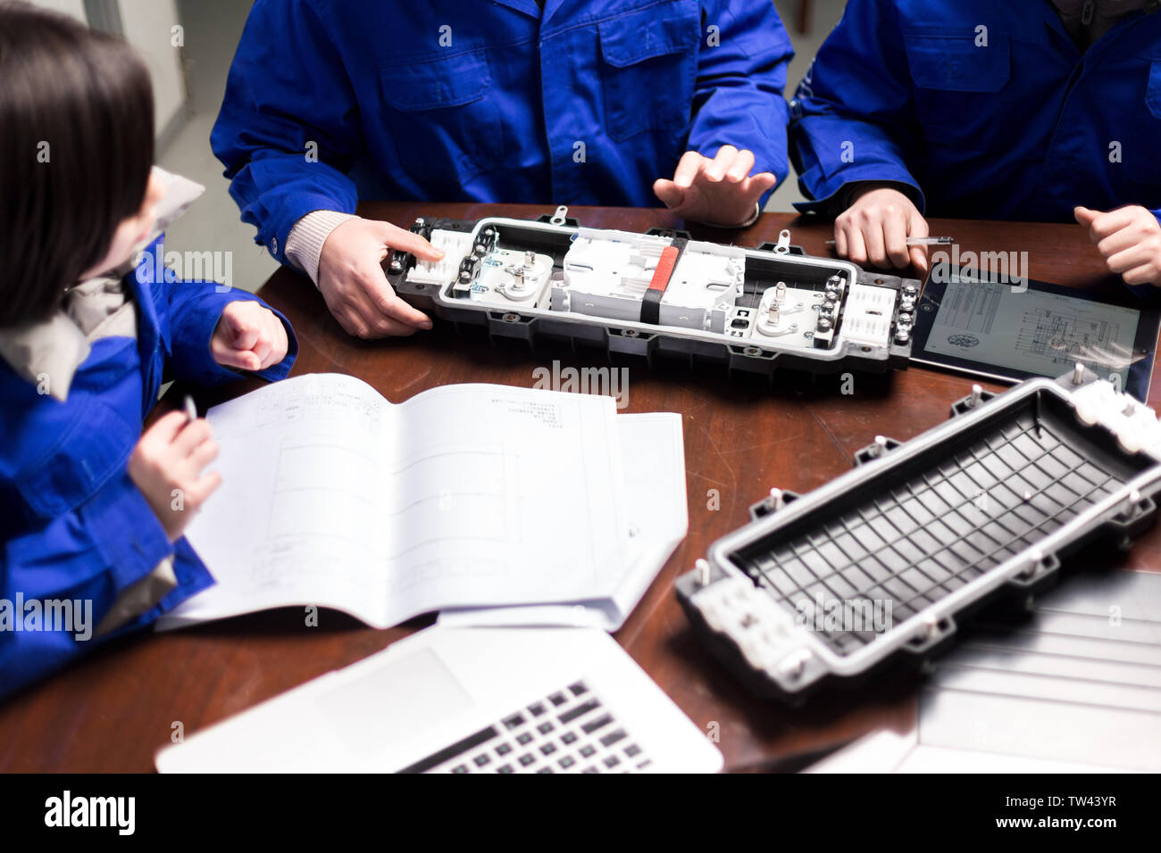 Mechanical technician hi-res stock photography and images - Alamy