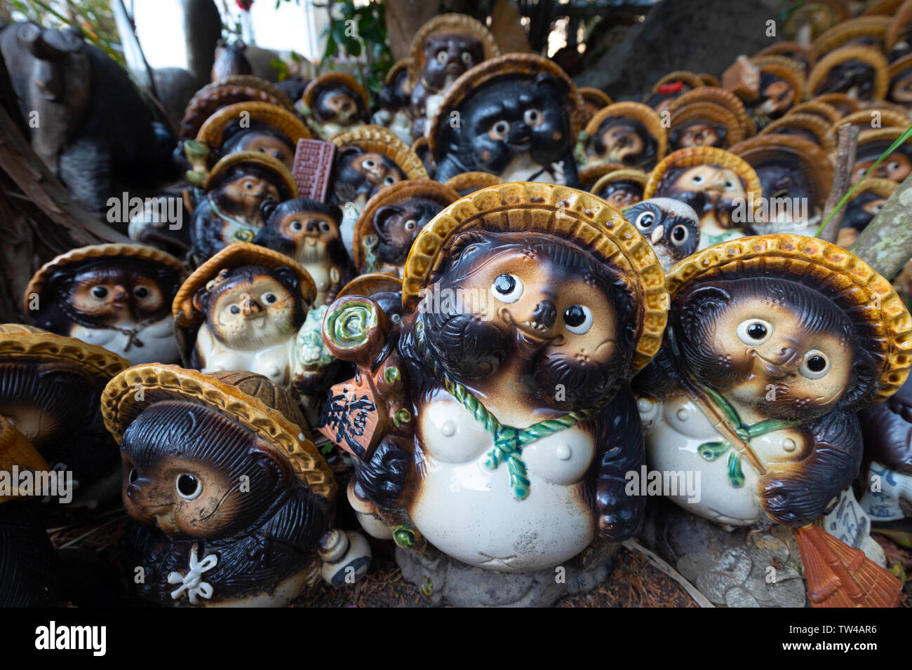 Tanuki statue hi-res stock photography and images - Alamy
