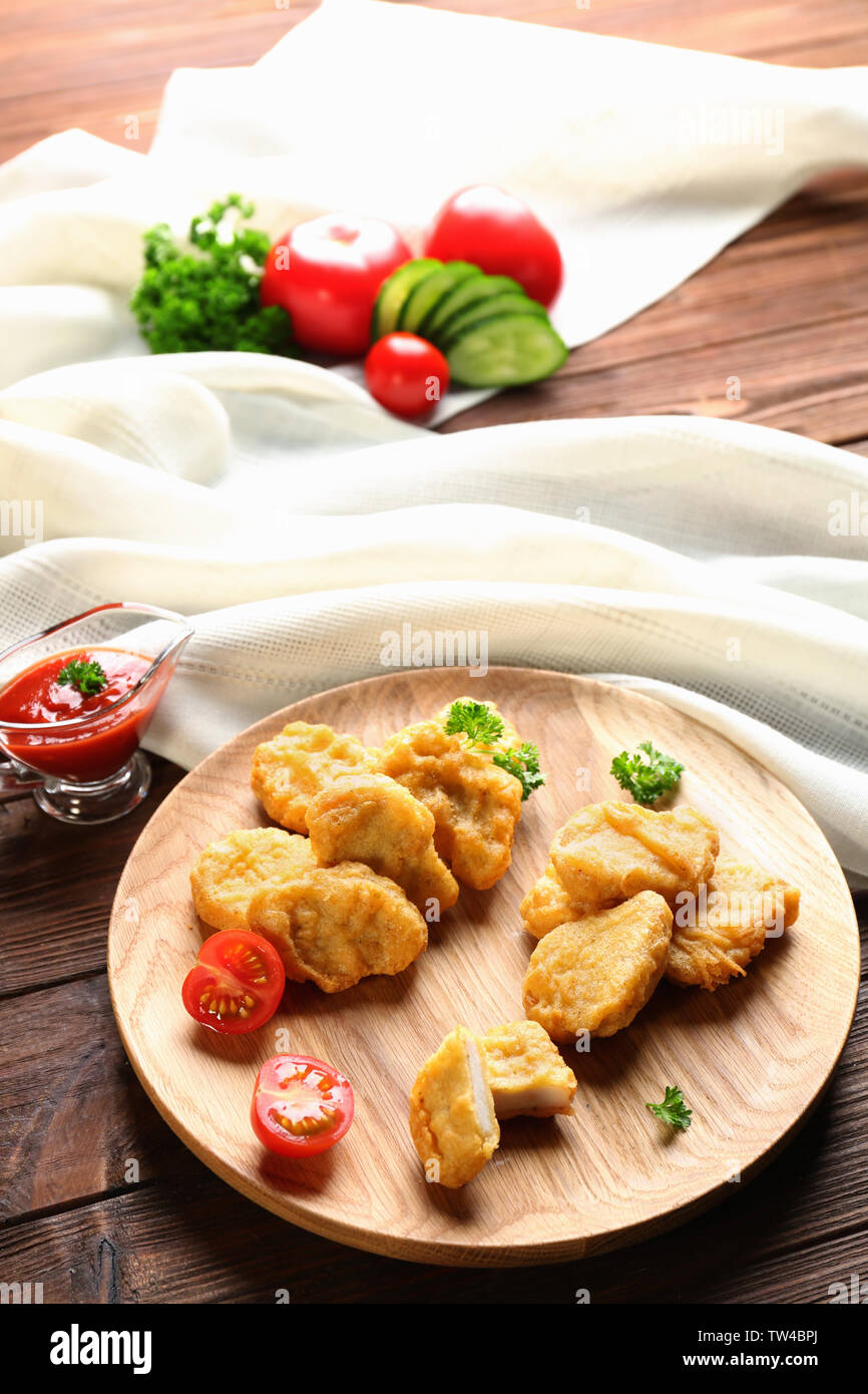 Chicken gravy boat hi-res stock photography and images - Alamy