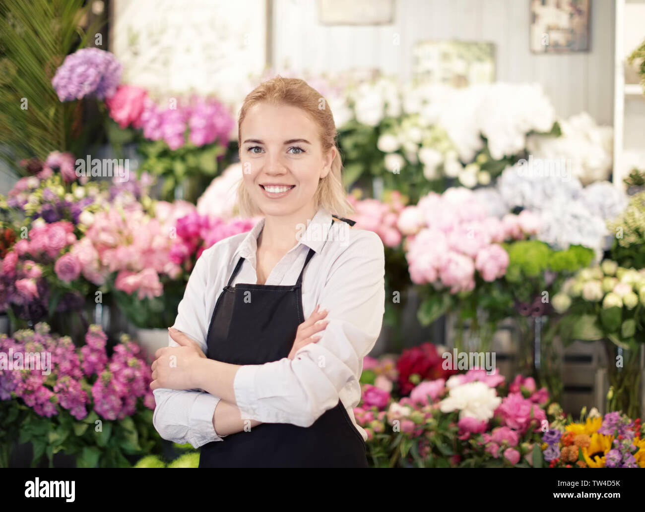 Spring flowers florist buckets hi-res stock photography and images - Alamy