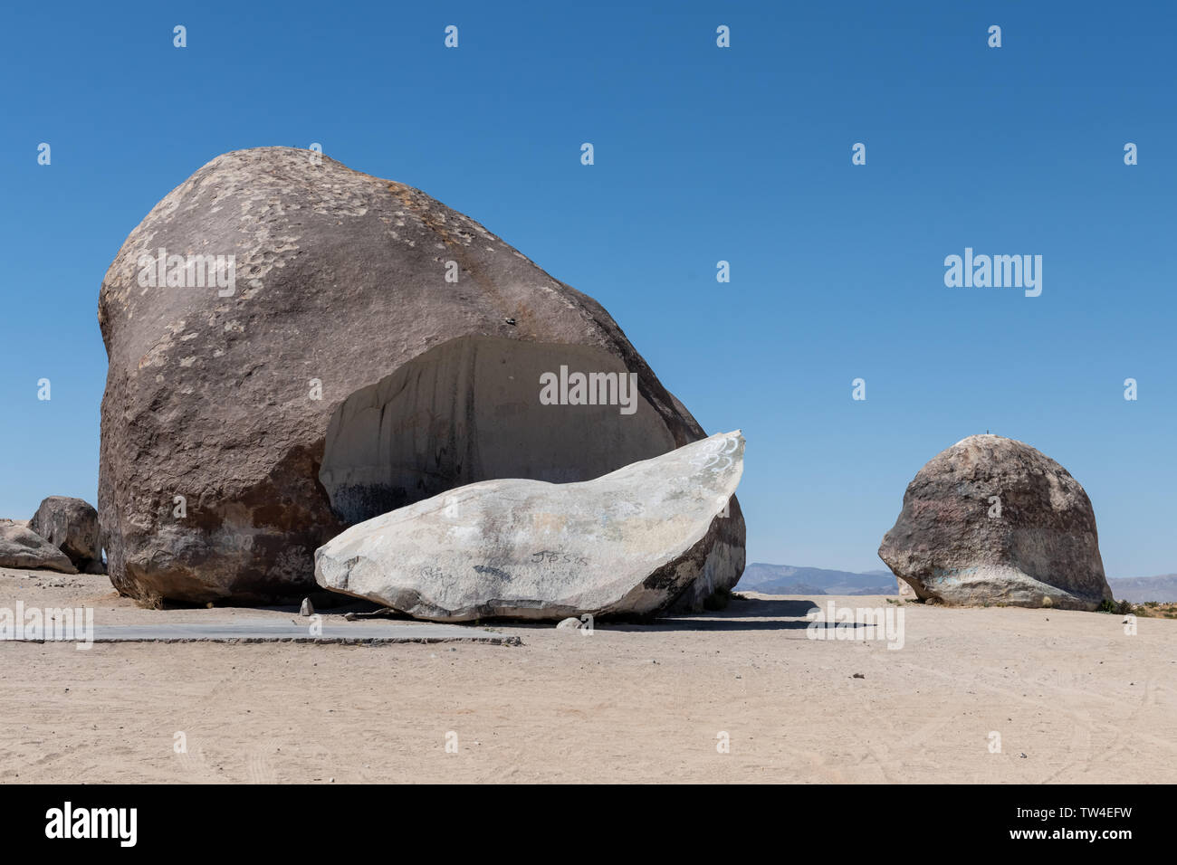 Giant Rock near Landers in Southern California was once a gathering ...