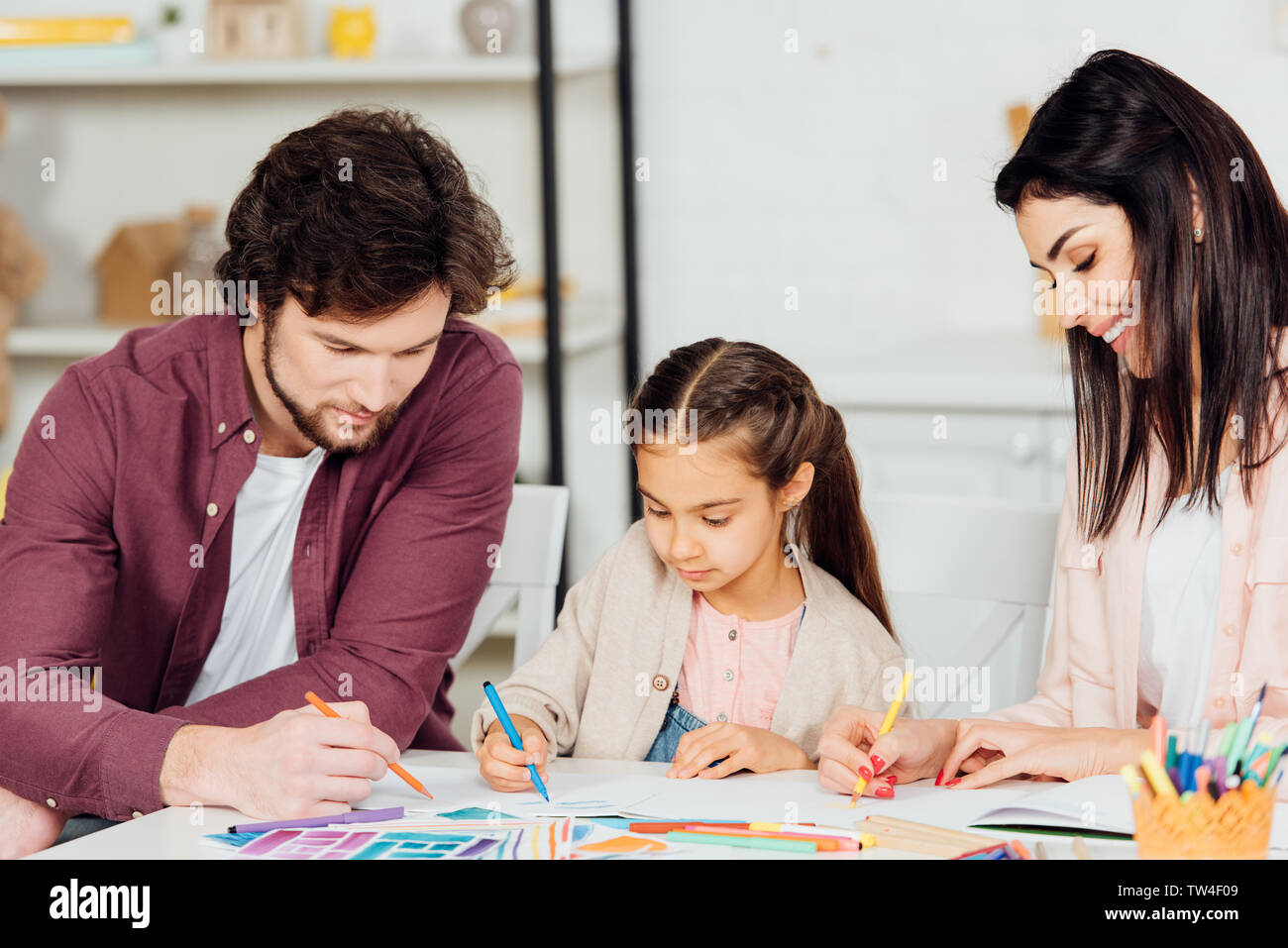 Parents daughter drawing felt hi-res stock photography and images - Alamy