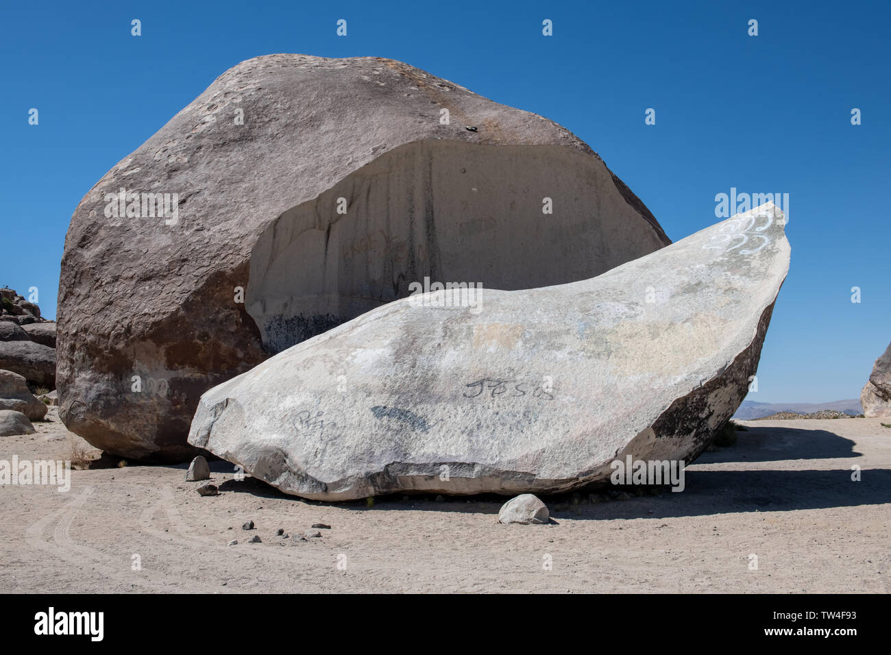 Giant rock landers hi-res stock photography and images - Alamy