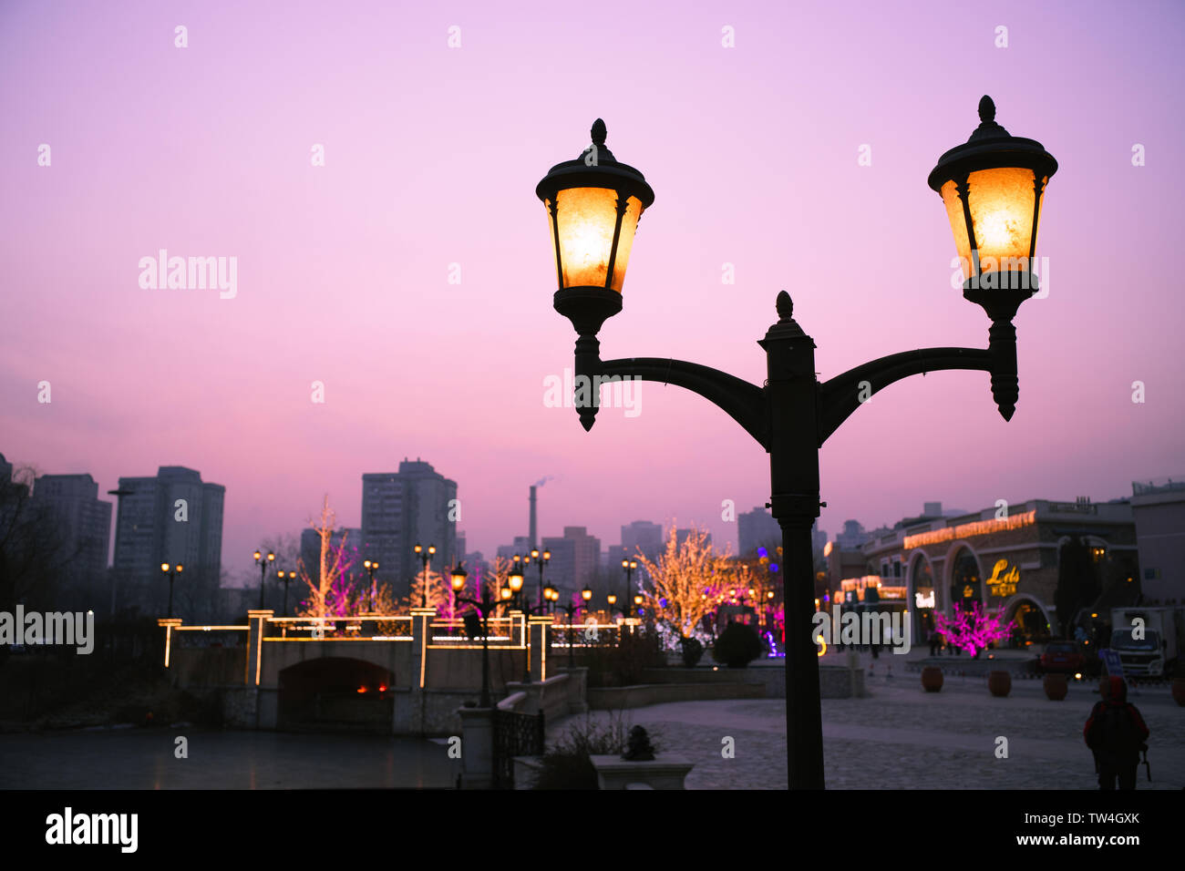 Sunset and streets no one lights hi-res stock photography and images ...
