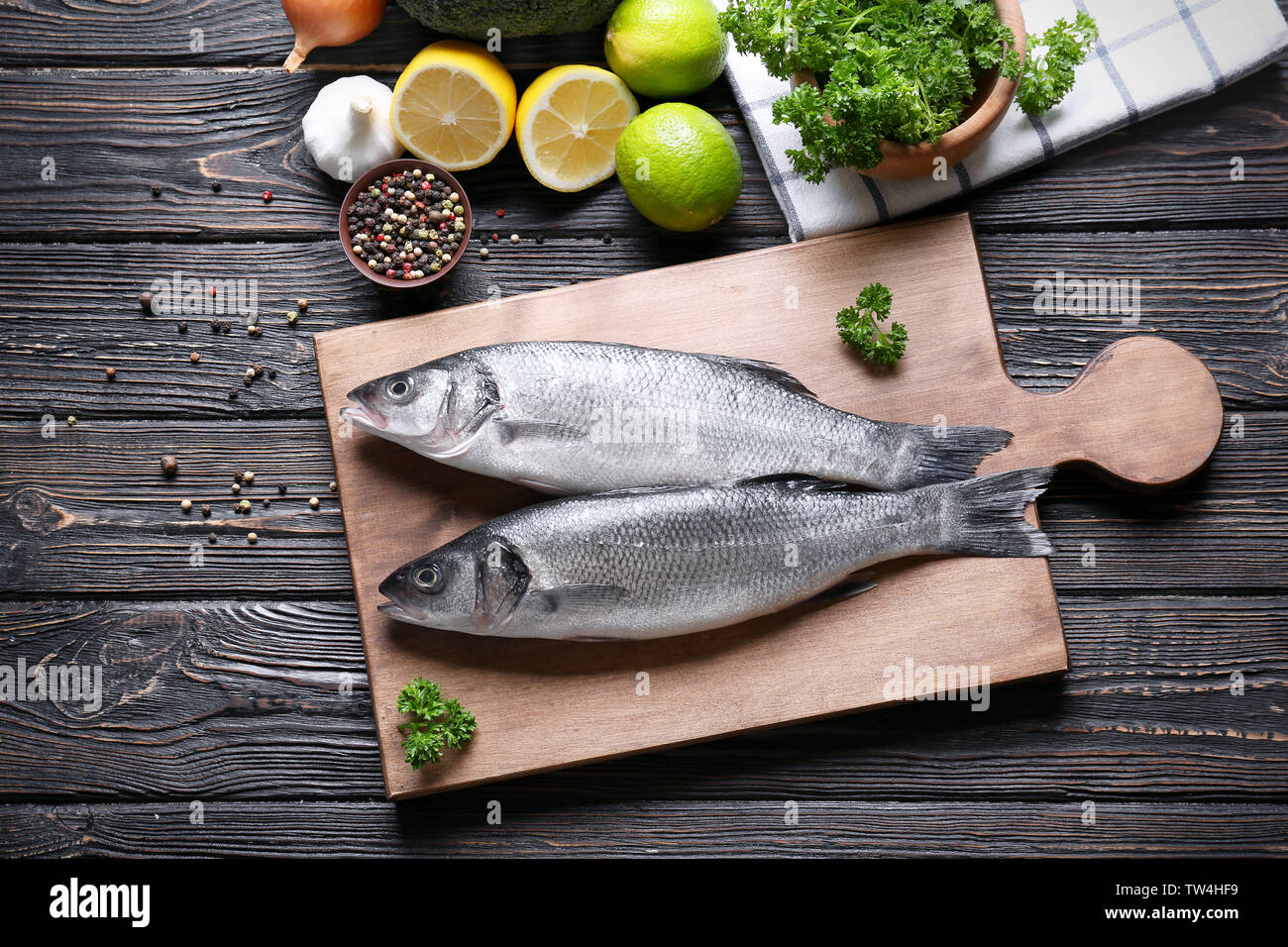 Fresh fish citrus ingredients hi-res stock photography and images - Alamy