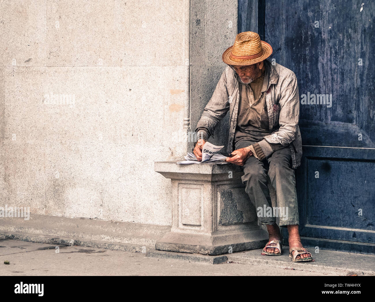Old scavenger hi-res stock photography and images - Alamy