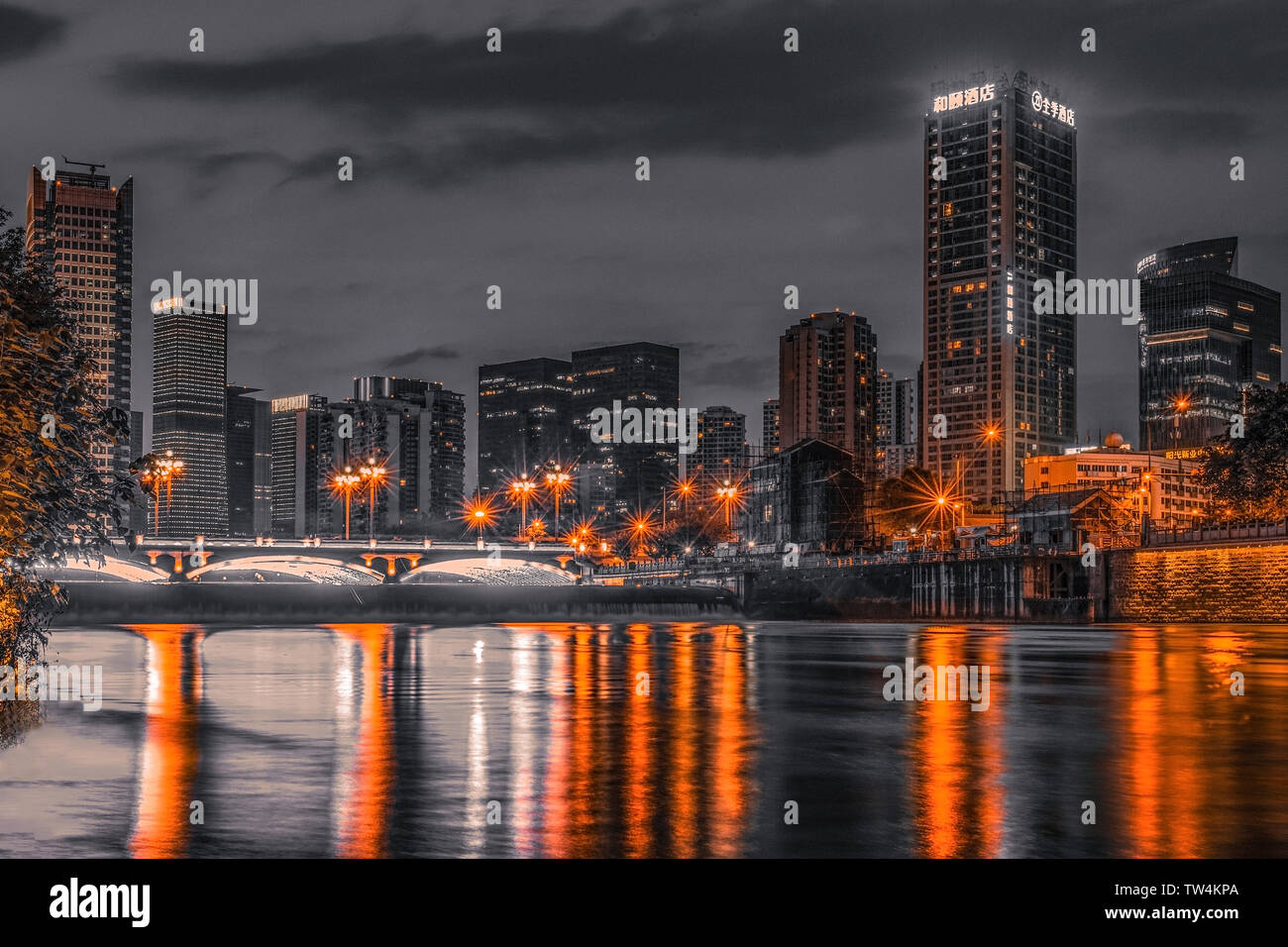 Chengdu night scene hi-res stock photography and images - Alamy