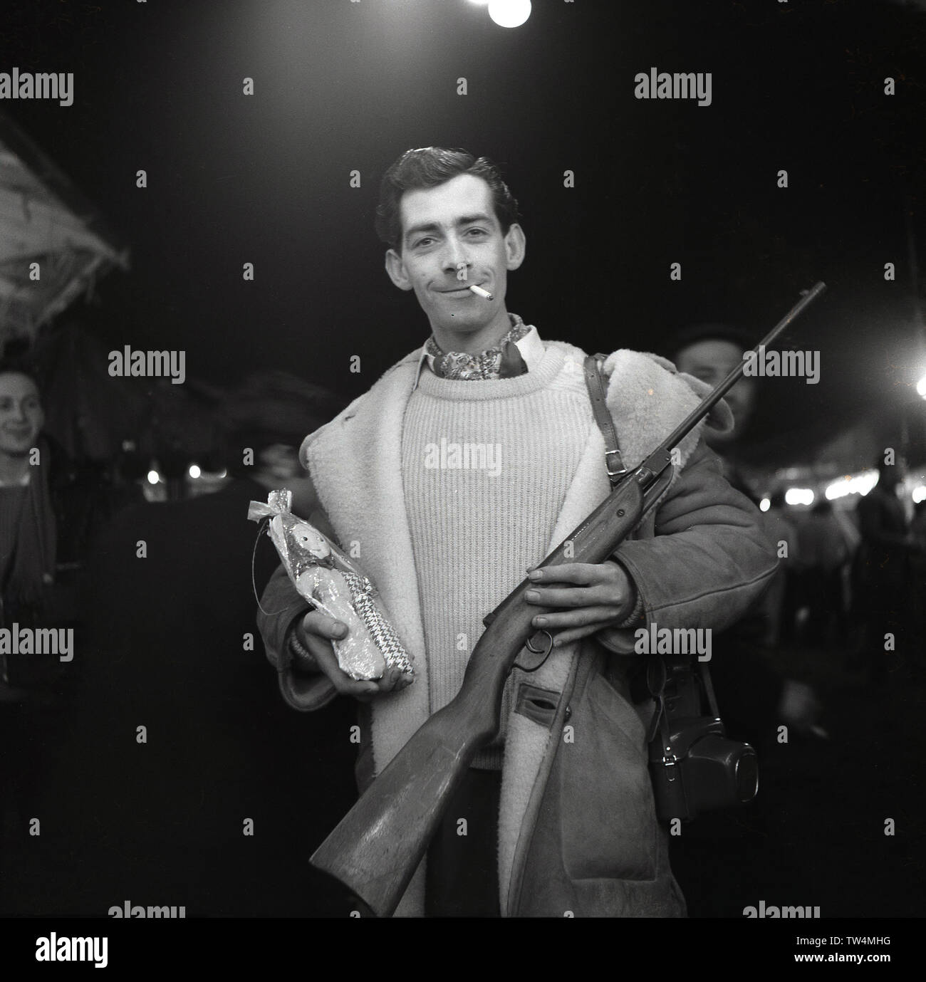 Shooting contest hi-res stock photography and images - Alamy