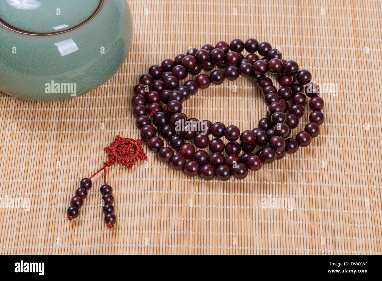 108 handstring hi-res stock photography and images - Alamy