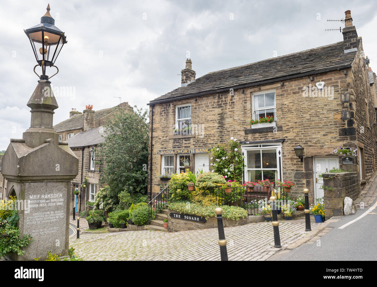 Dobcross village square hi-res stock photography and images - Alamy
