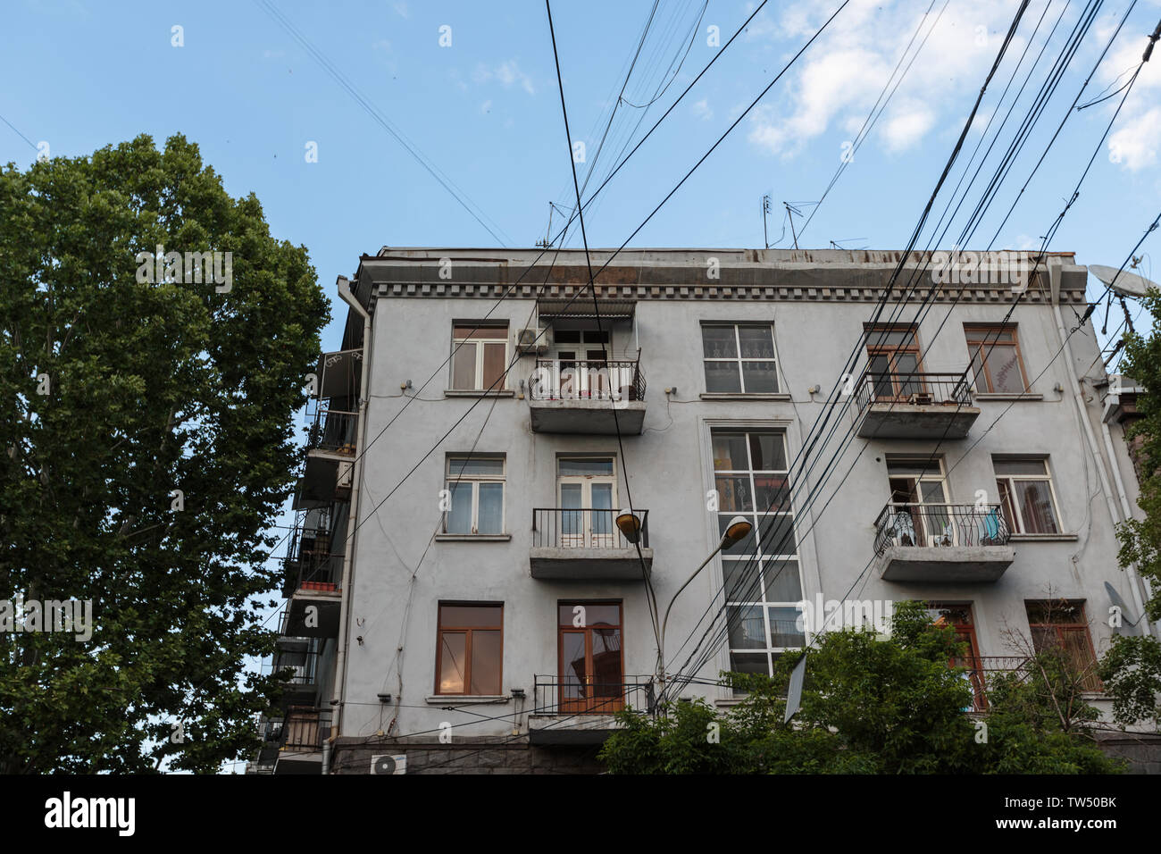 Multi storey house hi-res stock photography and images - Alamy