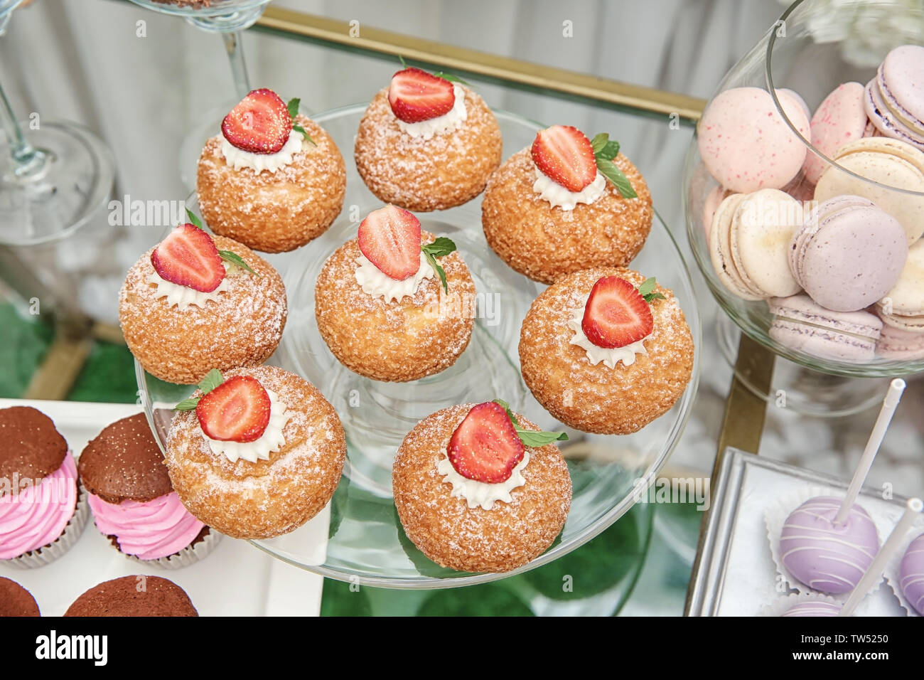 Shu cakes hi-res stock photography and images - Alamy