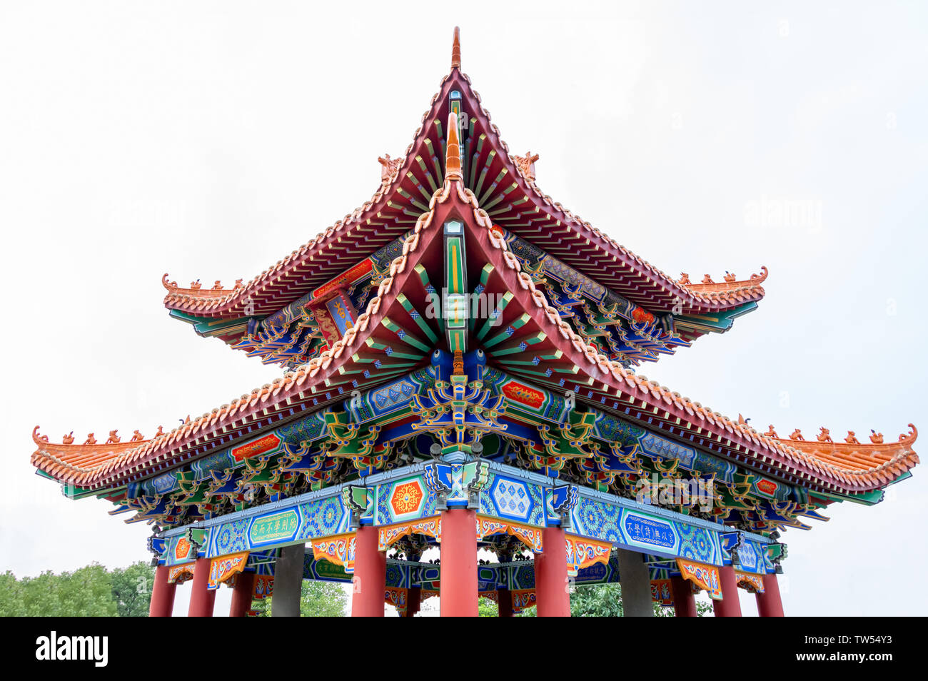 Eaves bucket arch of Confucius Temple in Suixi County, Guangdong ...