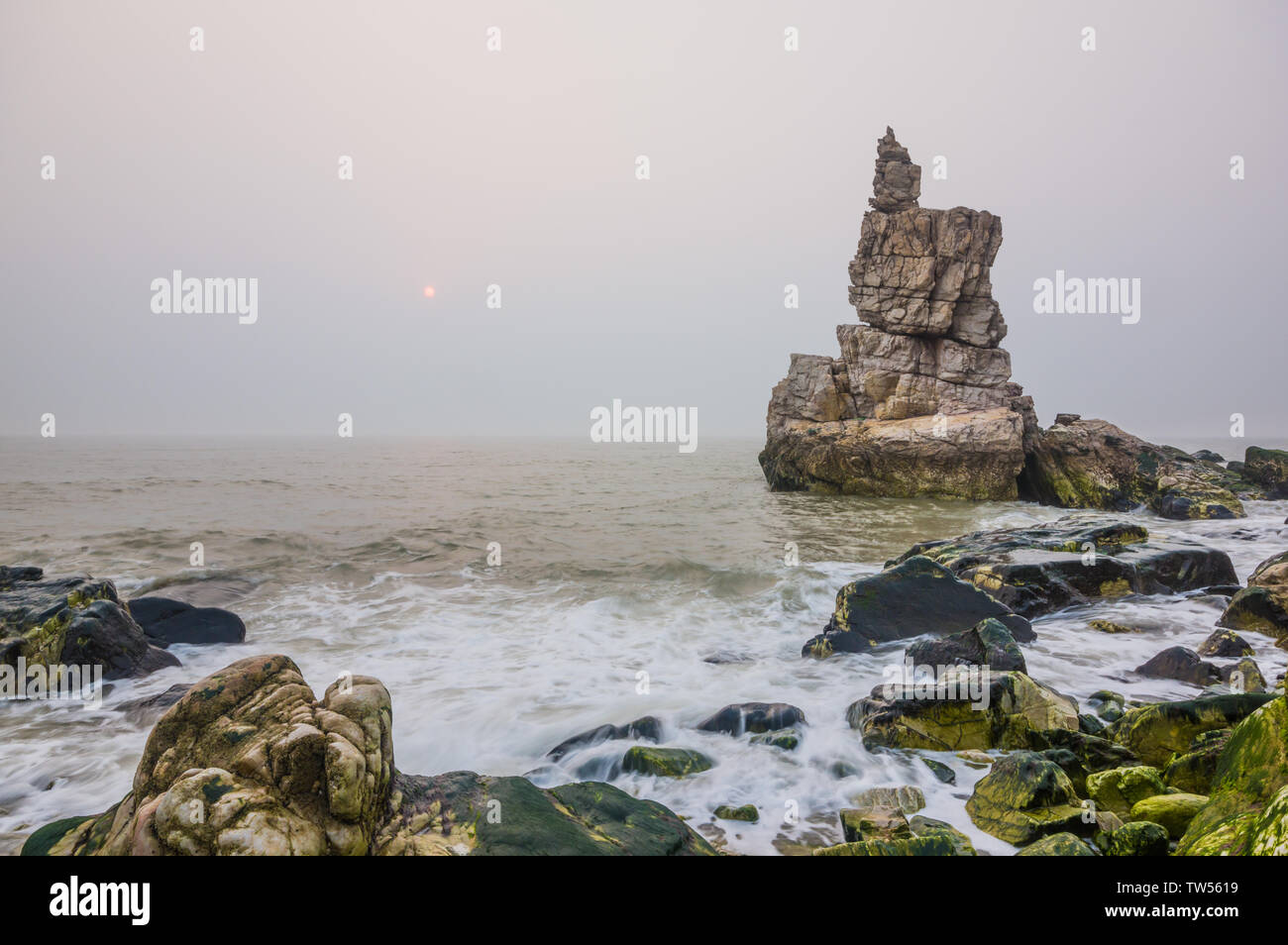 Dalian Lushun West Lake Tsui General Rock Beach Reef Stock Photo - Alamy