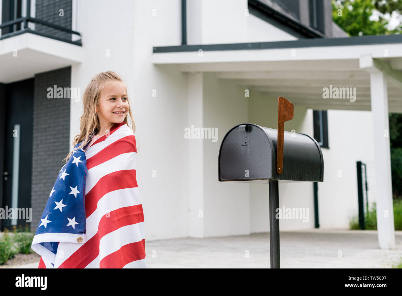 American mail box flag hi-res stock photography and images - Alamy