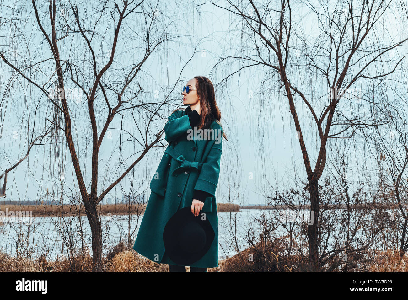 Early spring fashion Stock Photo - Alamy