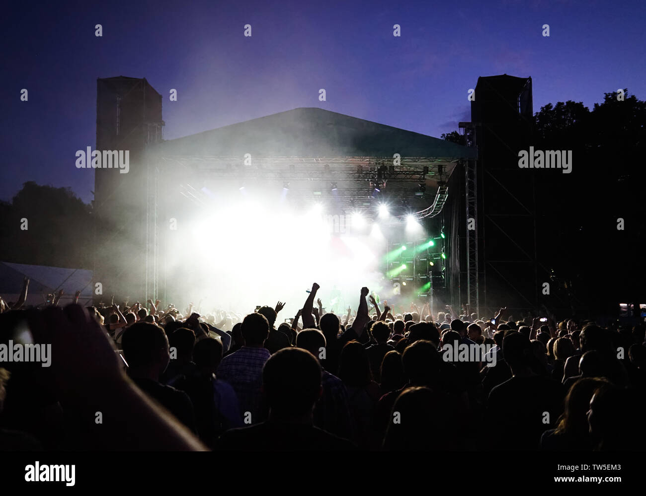 Open air rock concert hi-res stock photography and images - Alamy