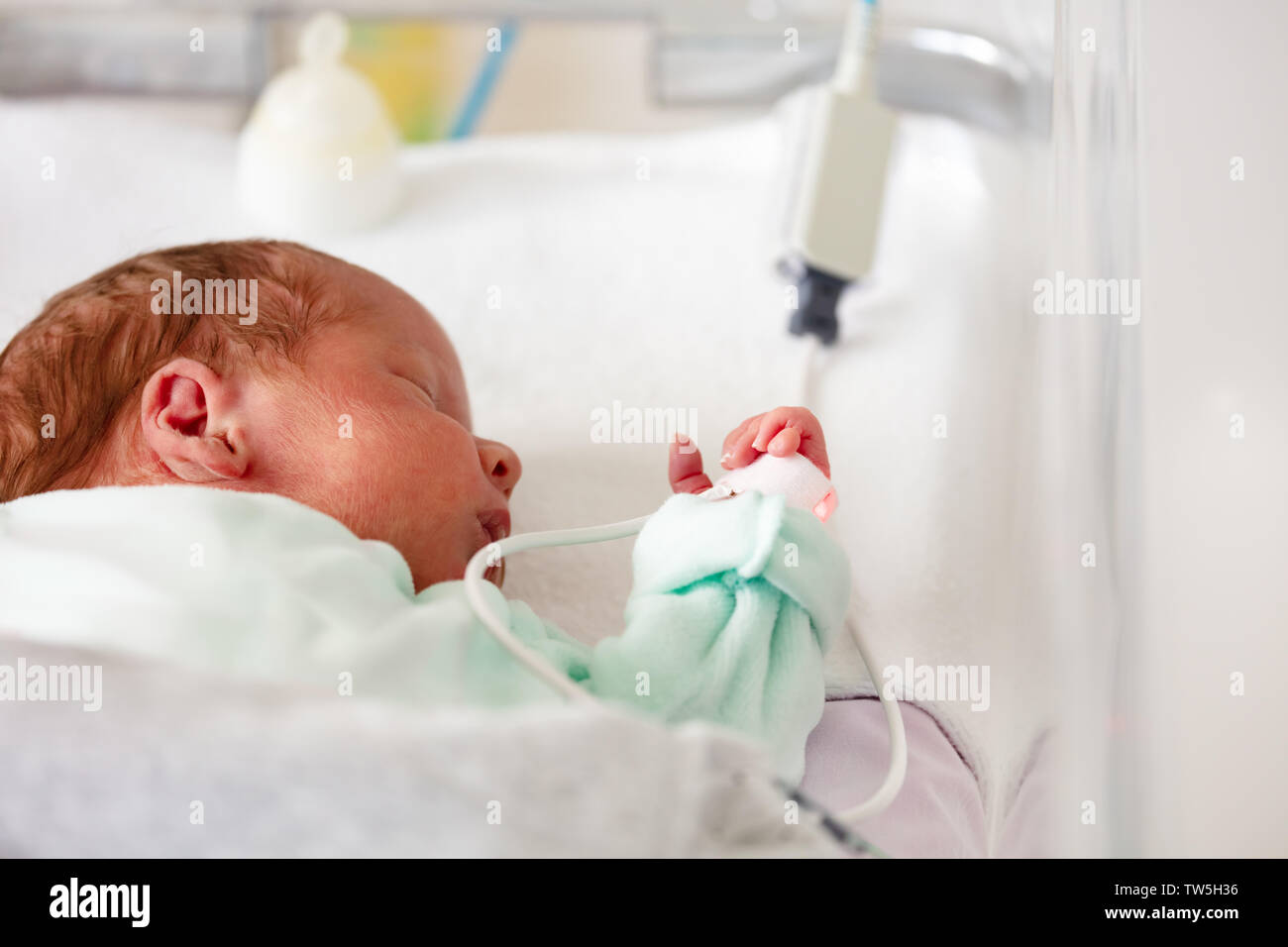 Hospital icu hi-res stock photography and images - Alamy