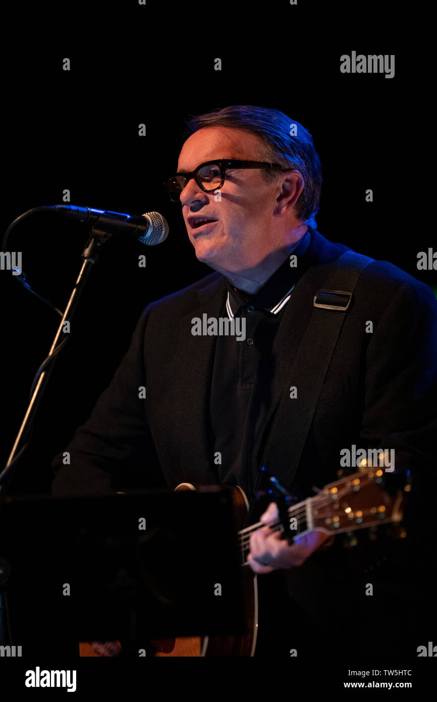 Squeeze band 70s hi-res stock photography and images - Alamy