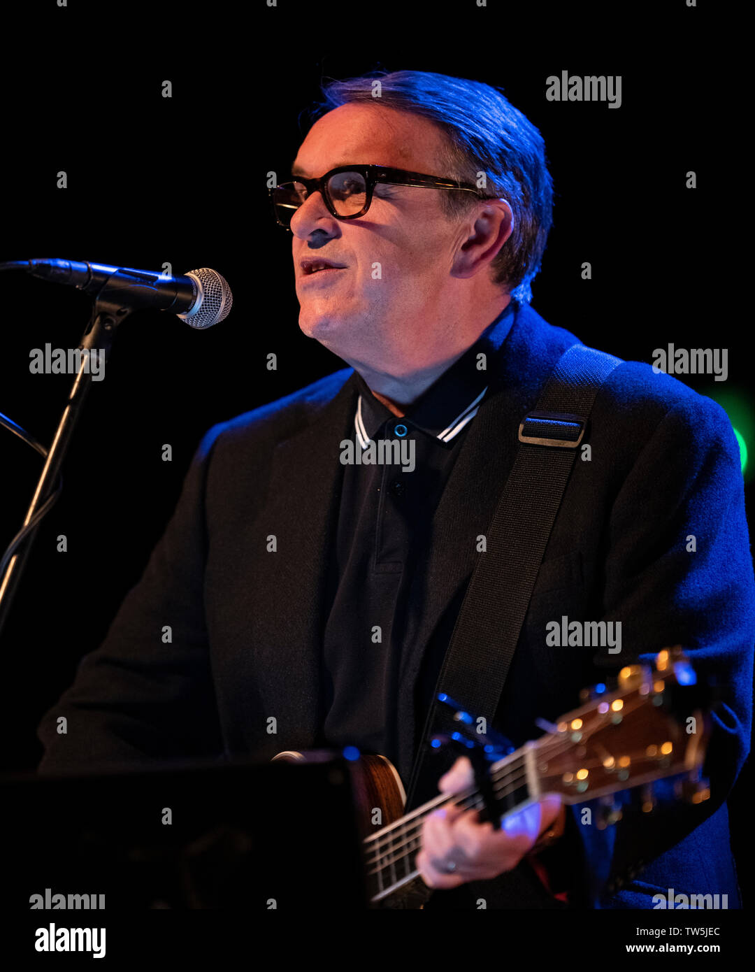 Squeeze band 70s hi-res stock photography and images - Alamy