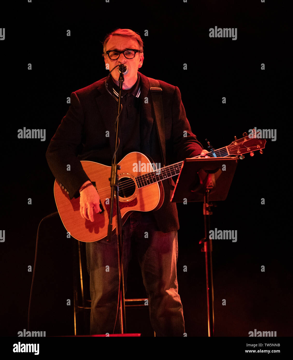 Squeeze band 70s hi-res stock photography and images - Alamy