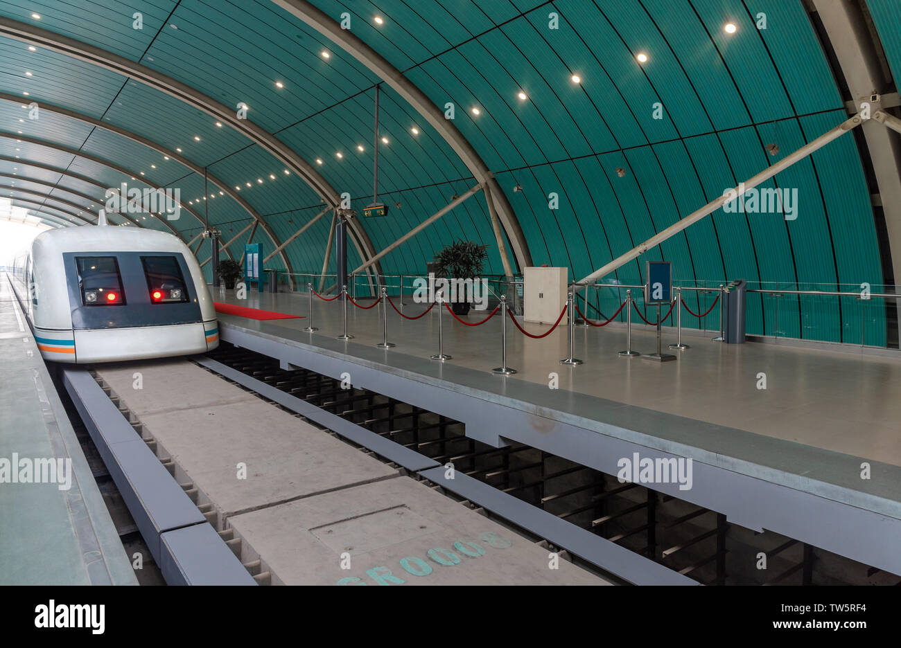 Shanghai Maglev Train Longyang Road Station Platform Stock Photo - Alamy
