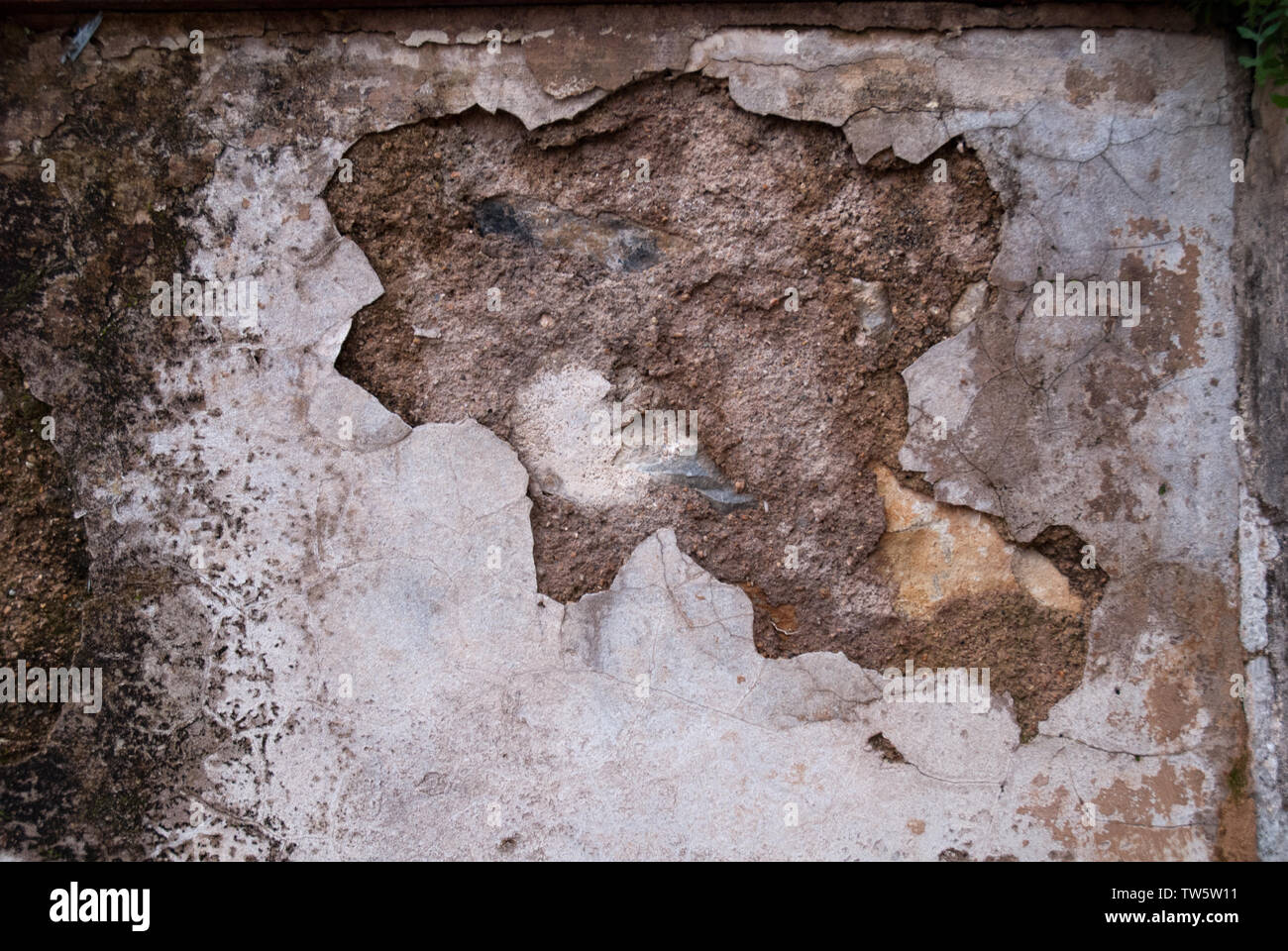 Cracked plaster work hi-res stock photography and images - Alamy