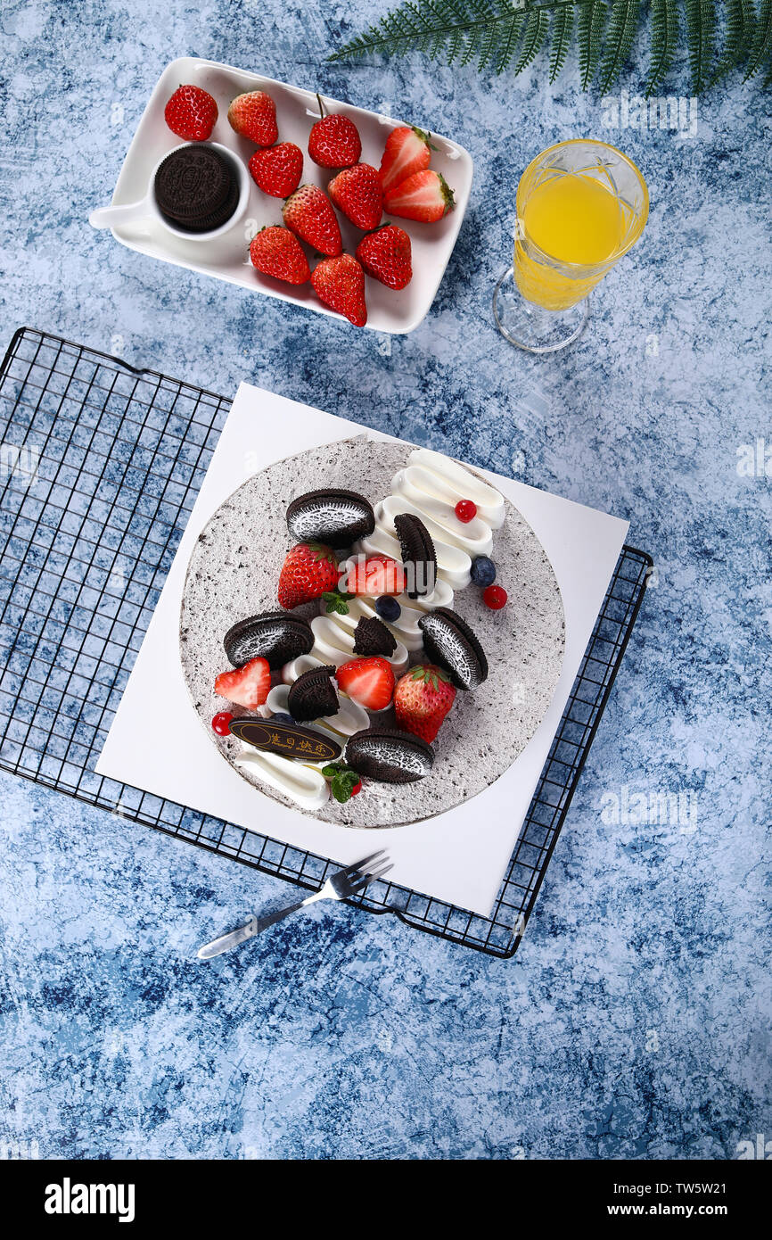 Birthday cake 8-inch sandwich cream fruit mousse baked desserts food ...