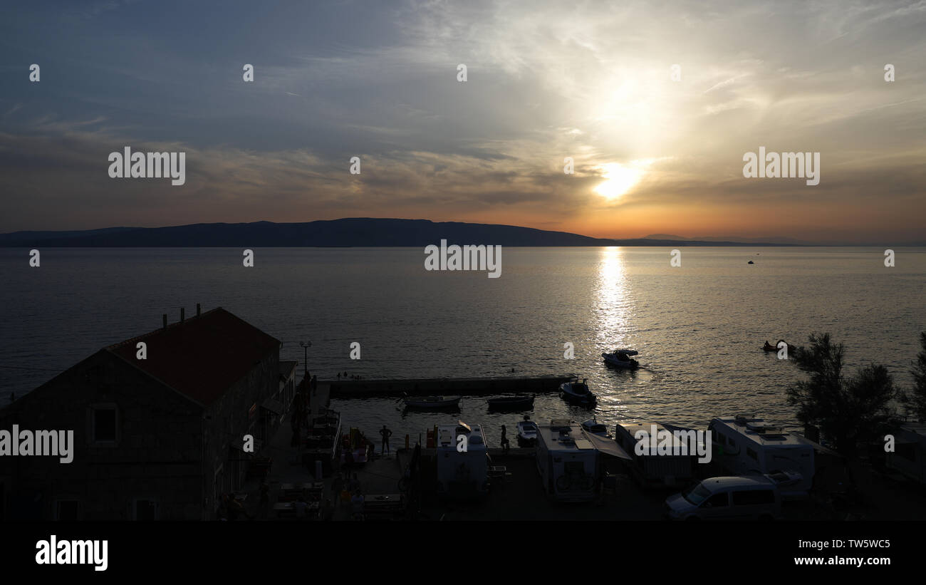 16x9 hi-res stock photography and images - Alamy
