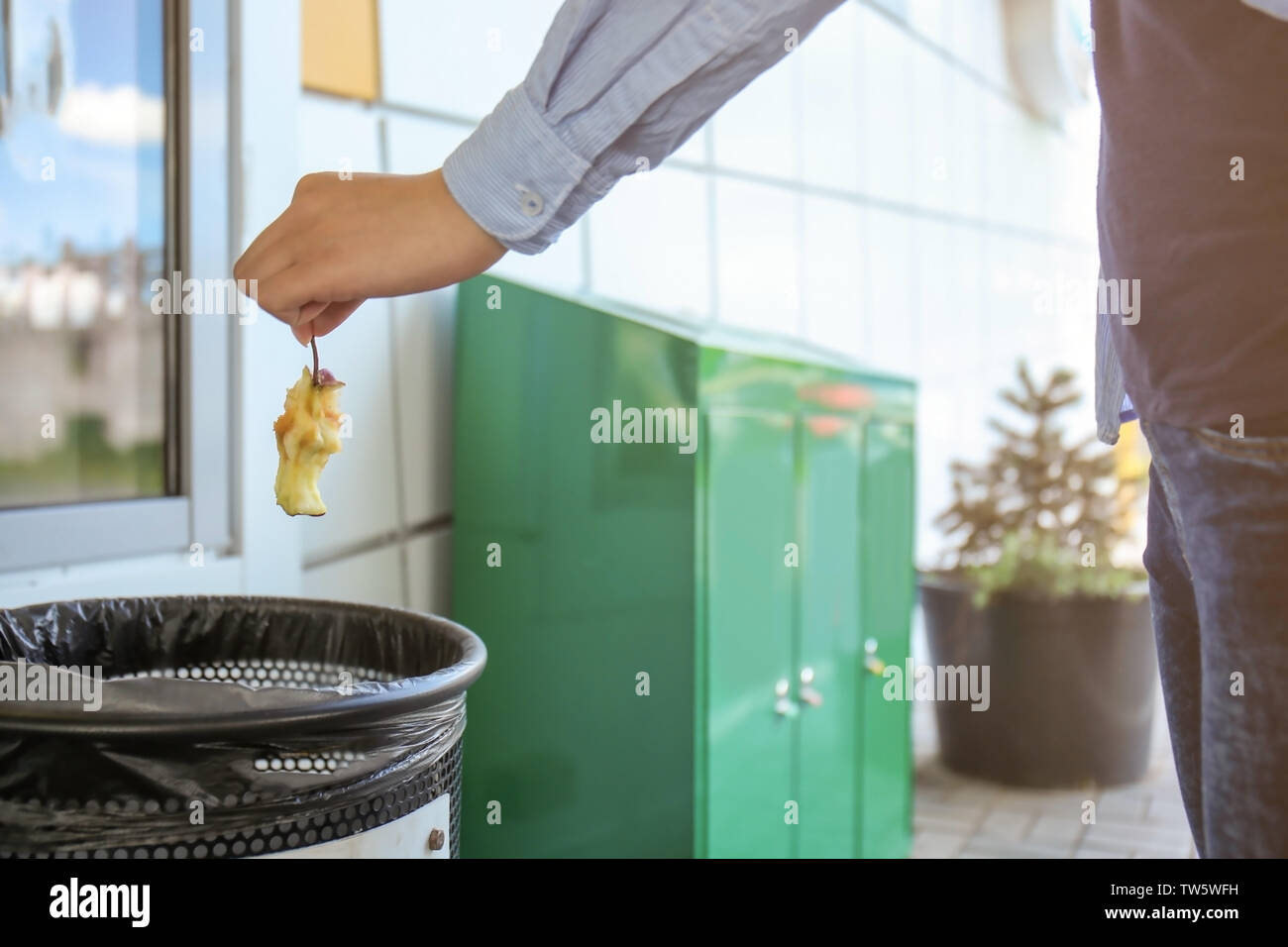 Throwing apple hi-res stock photography and images - Alamy
