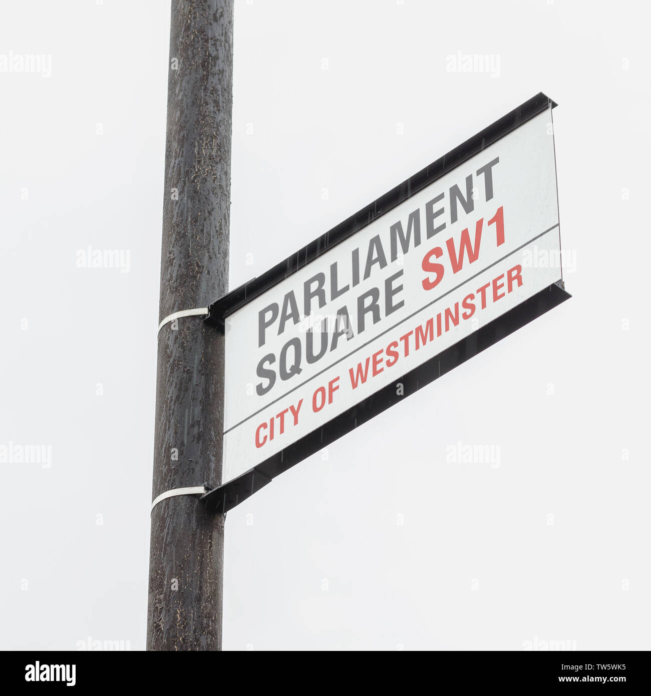 Street sign parliament square london hi-res stock photography and ...