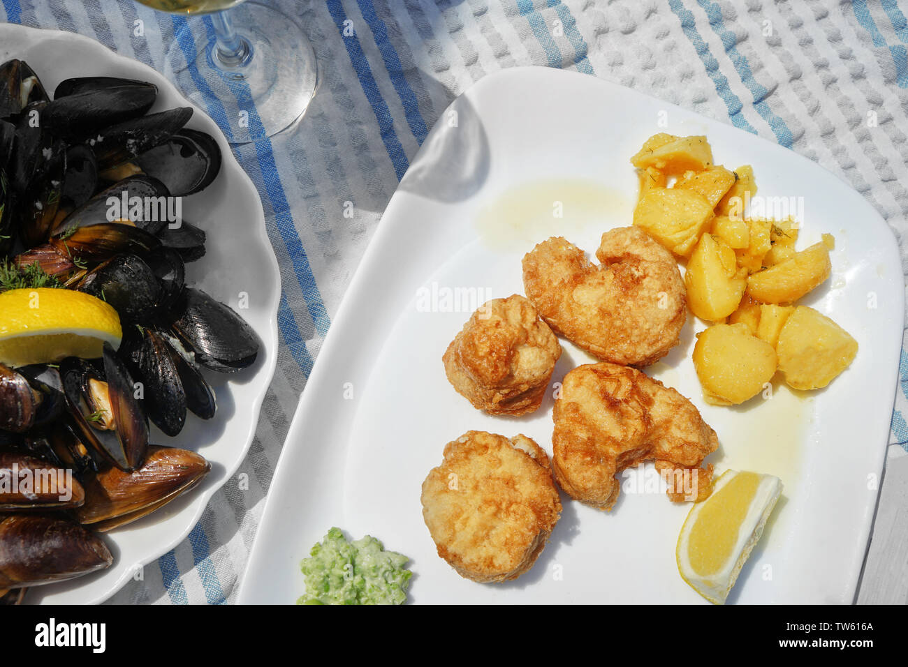 Striped mussels hi-res stock photography and images - Alamy