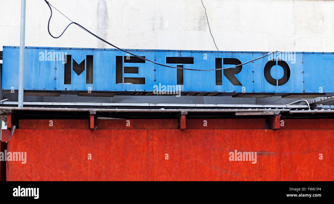 blue sign showing where the subway is Stock Photo - Alamy