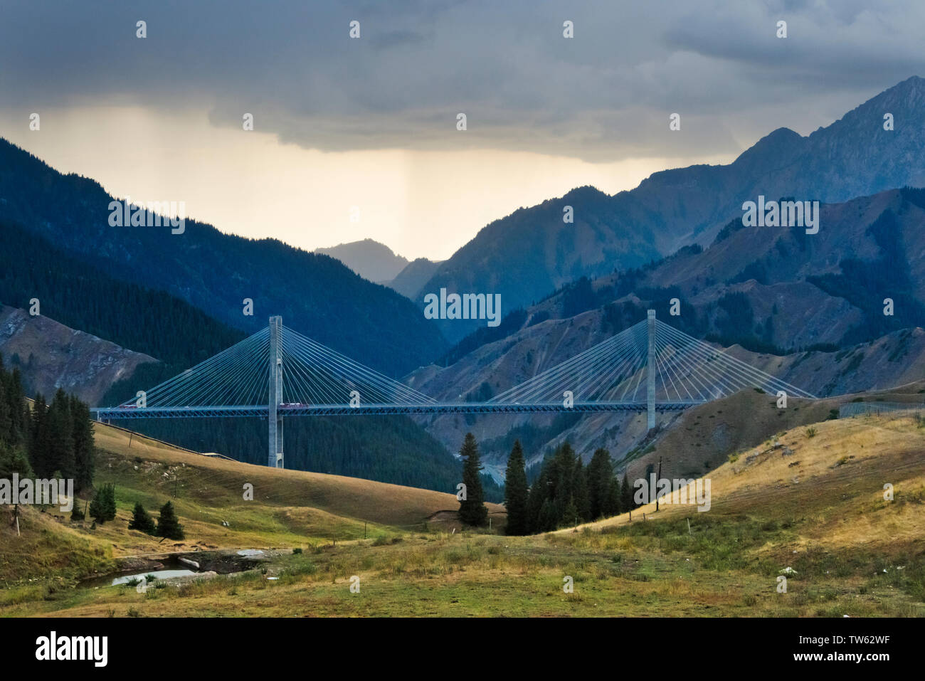 China xinjiang tianshan mountains hi-res stock photography and images ...