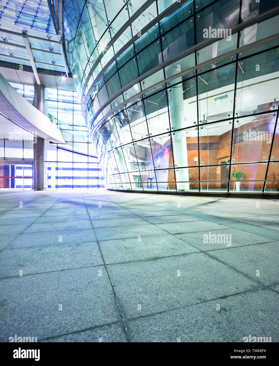 Modern building exterior lobby hall hi-res stock photography and images ...
