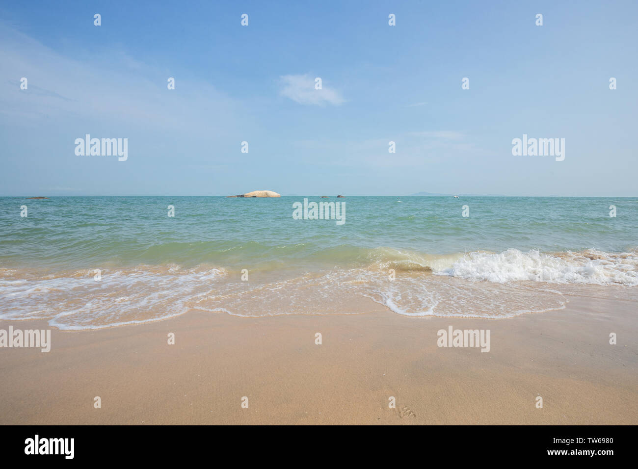 The beach and sea in Xiamen Stock Photo - Alamy