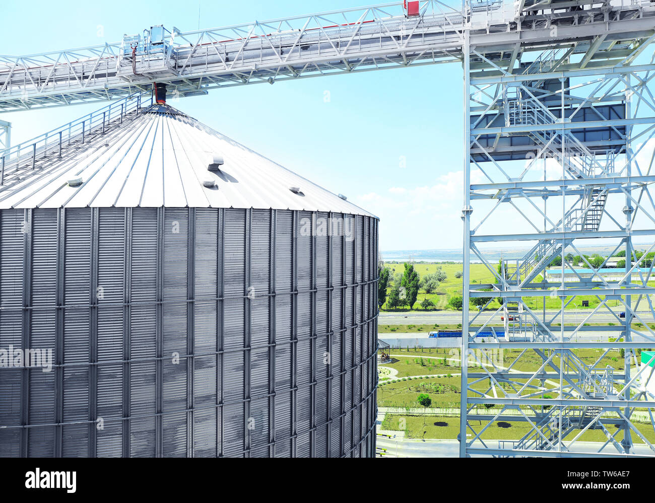 Modern grain elevator Stock Photo - Alamy