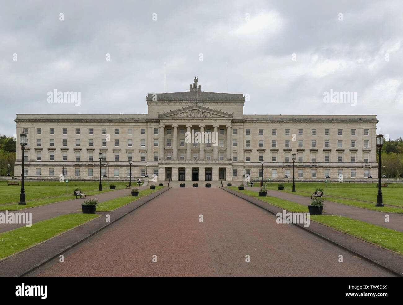 Stormont grey sky hi-res stock photography and images - Alamy