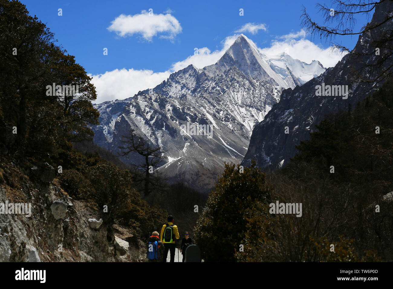 Yaden hi-res stock photography and images - Alamy