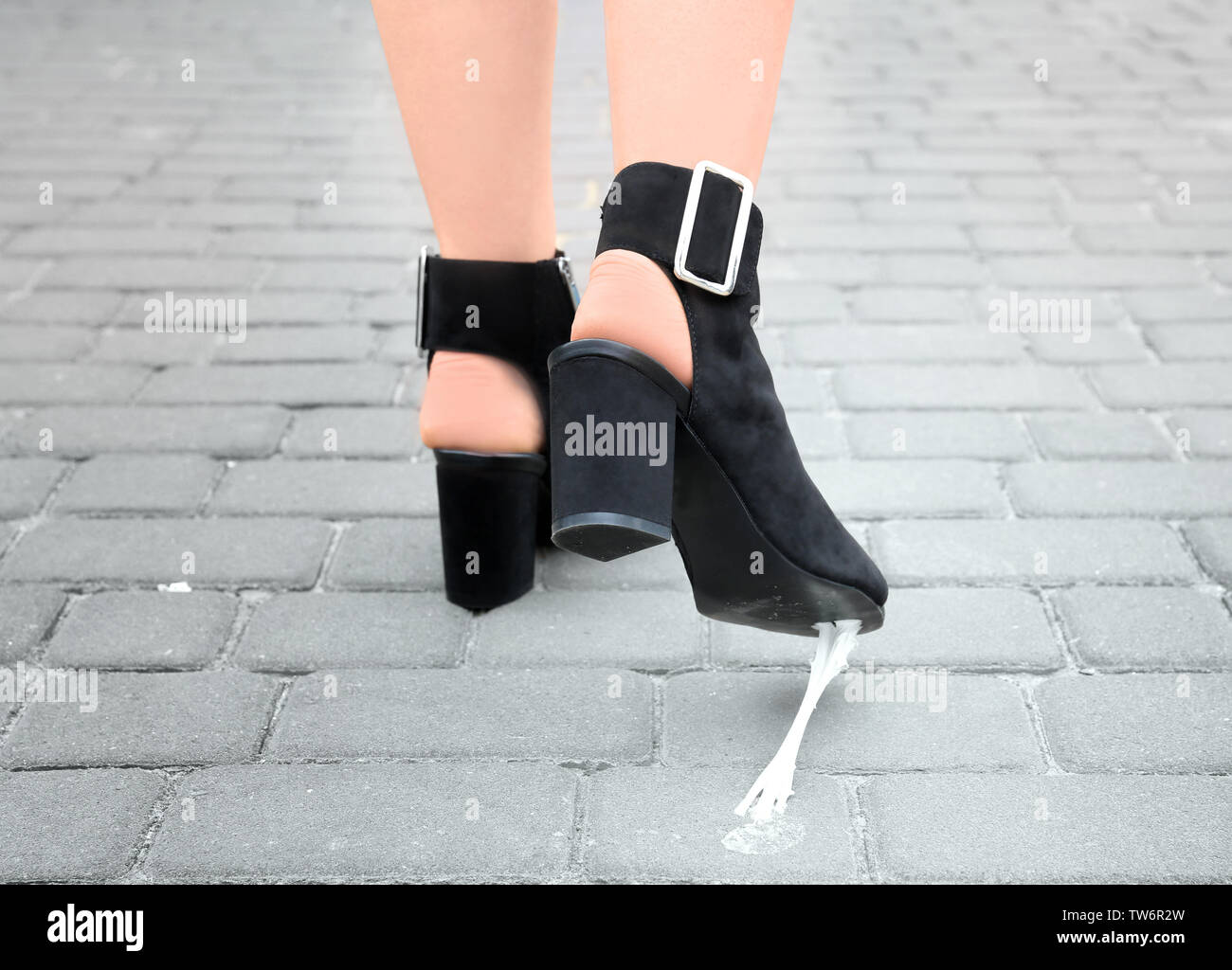 High heels stuck hi-res stock photography and images - Alamy