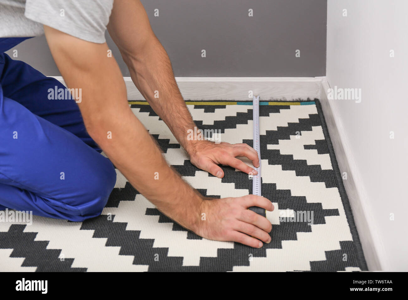 Carpet fitting hi-res stock photography and images - Alamy