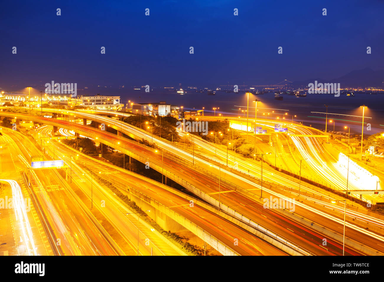 Traffic and expressways and fast roads thin hi-res stock photography ...