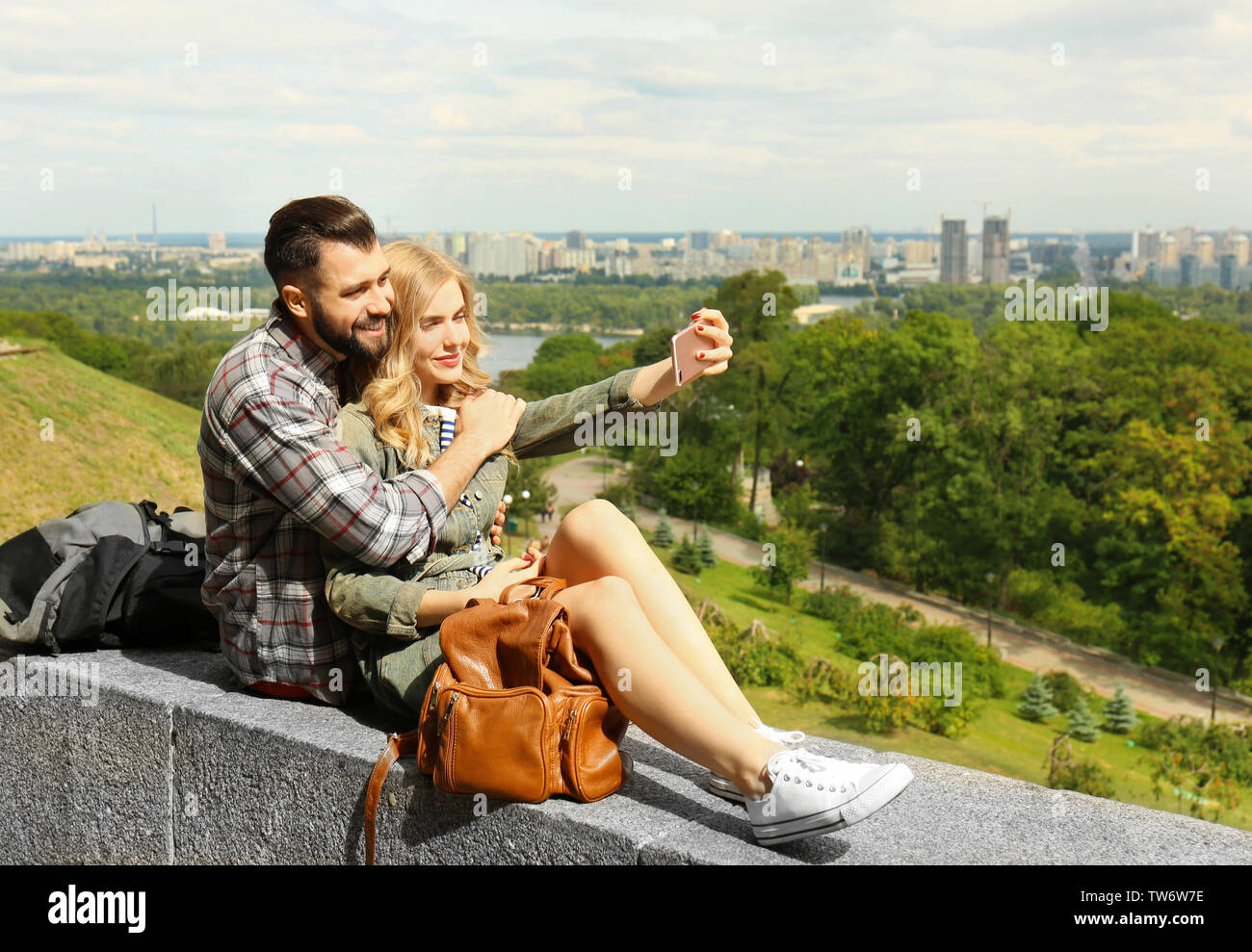 Tourists parapet hi-res stock photography and images - Alamy