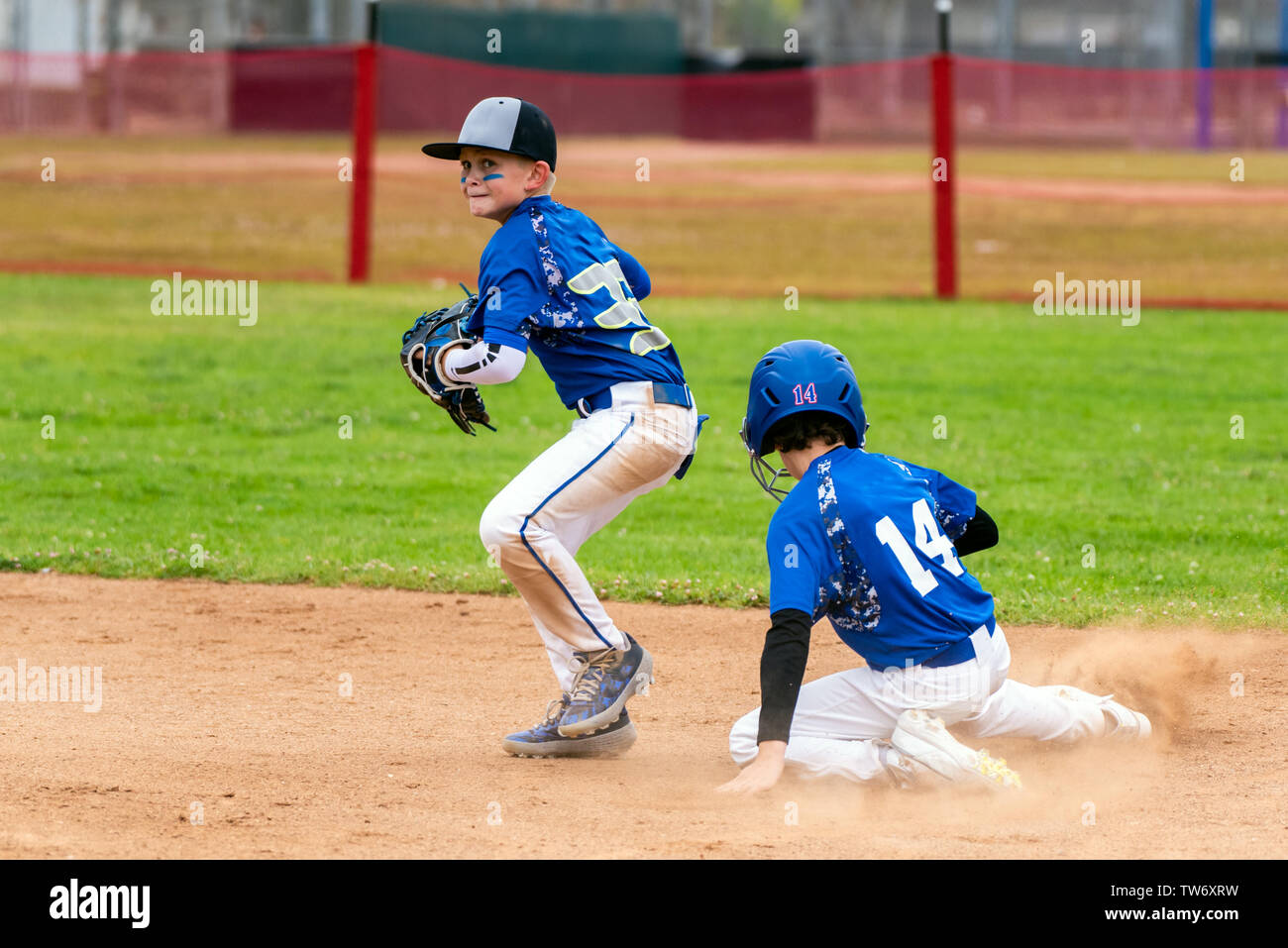Youth baseball slide hi-res stock photography and images - Alamy