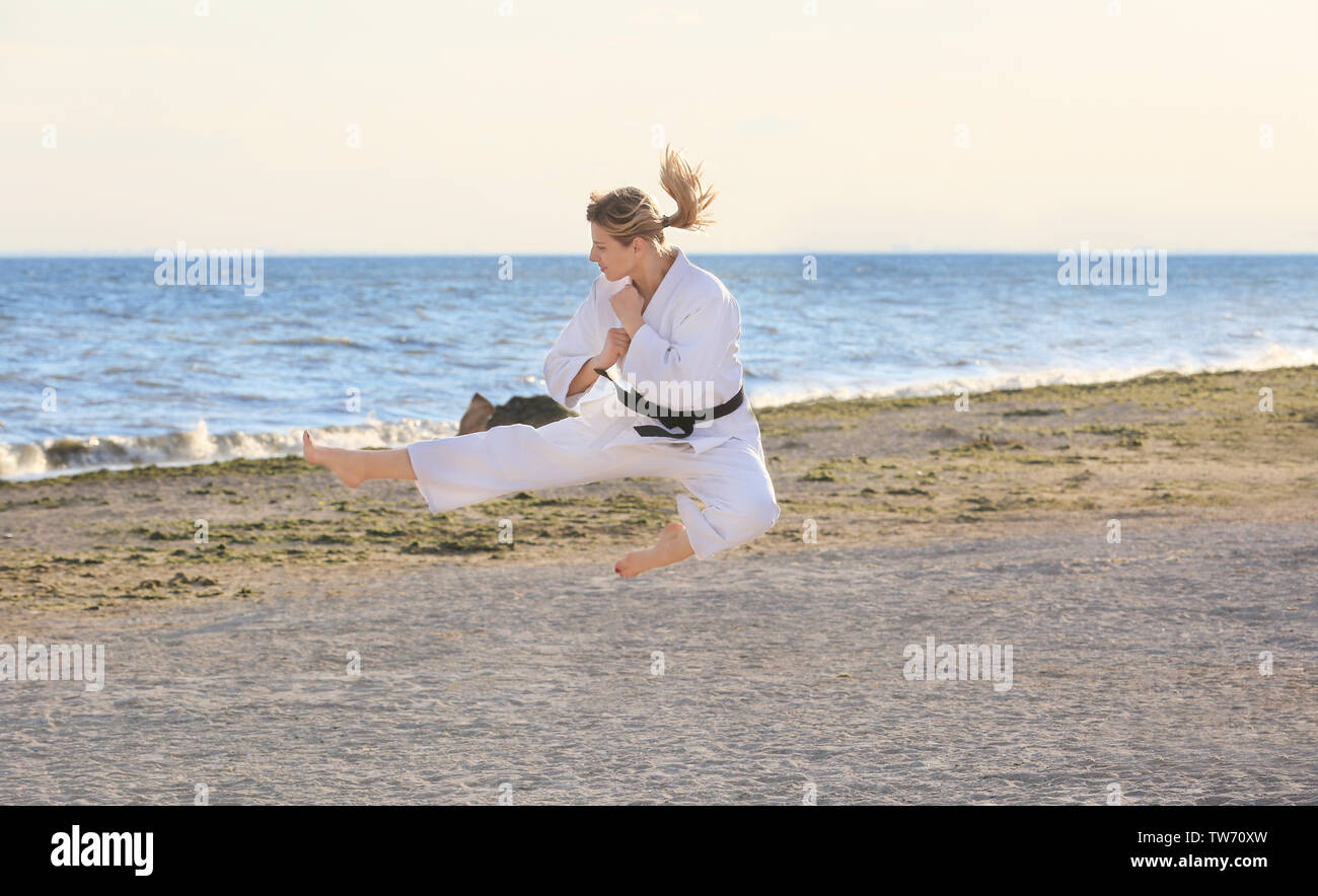 Karate woman kick hi-res stock photography and images - Alamy
