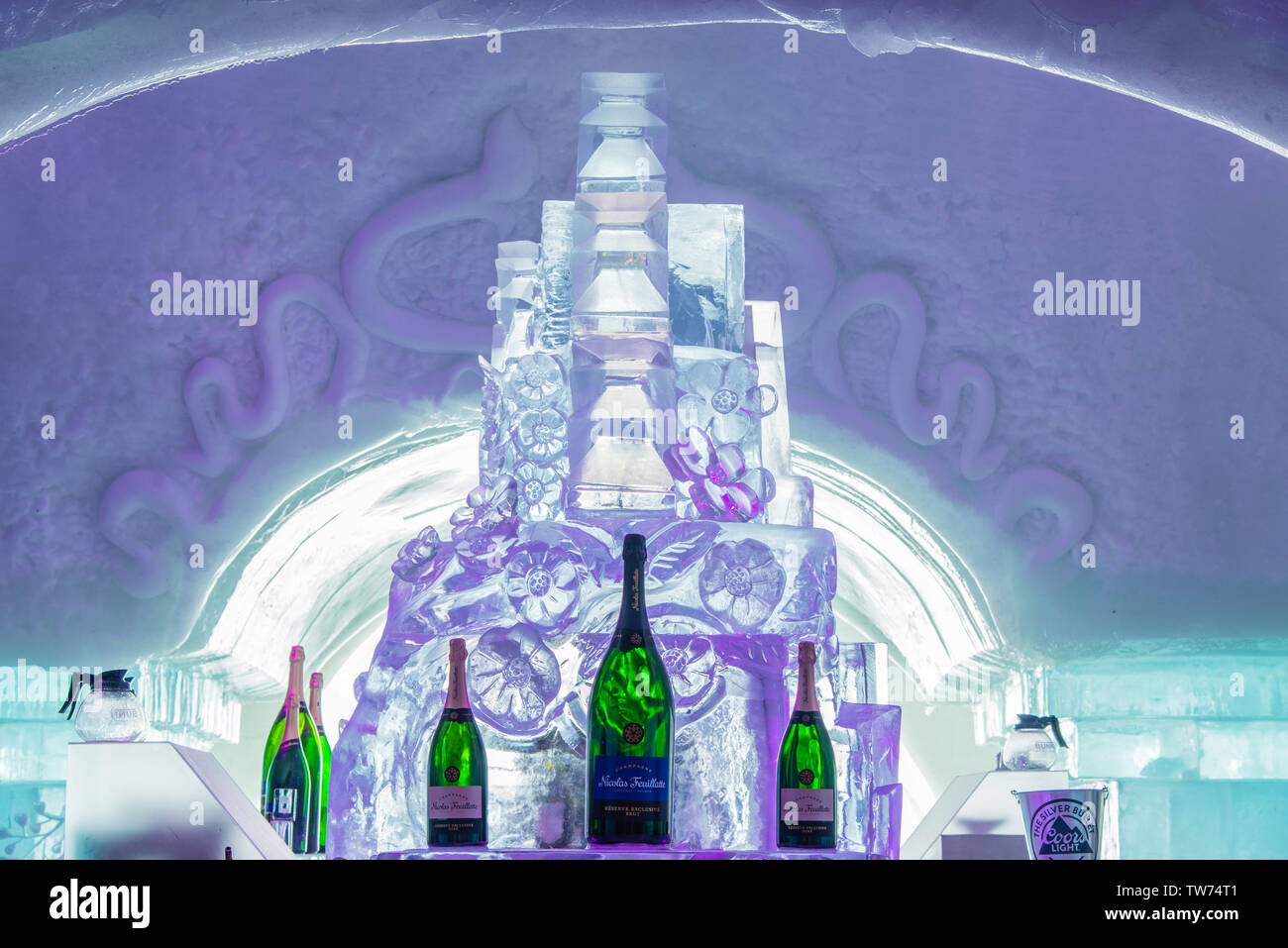 Ice bar hi-res stock photography and images - Alamy