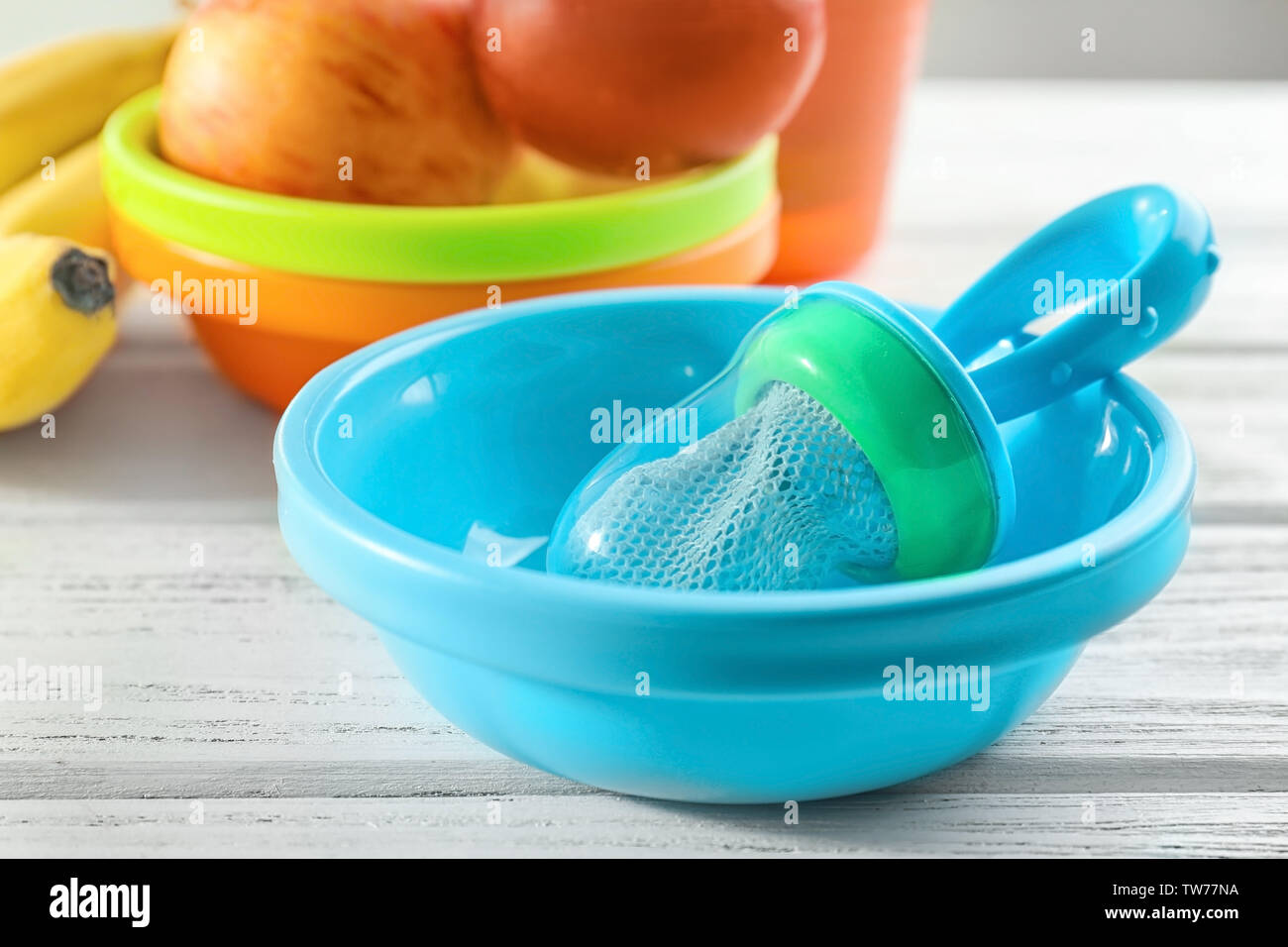 Plastic mesh feeder hi-res stock photography and images - Alamy