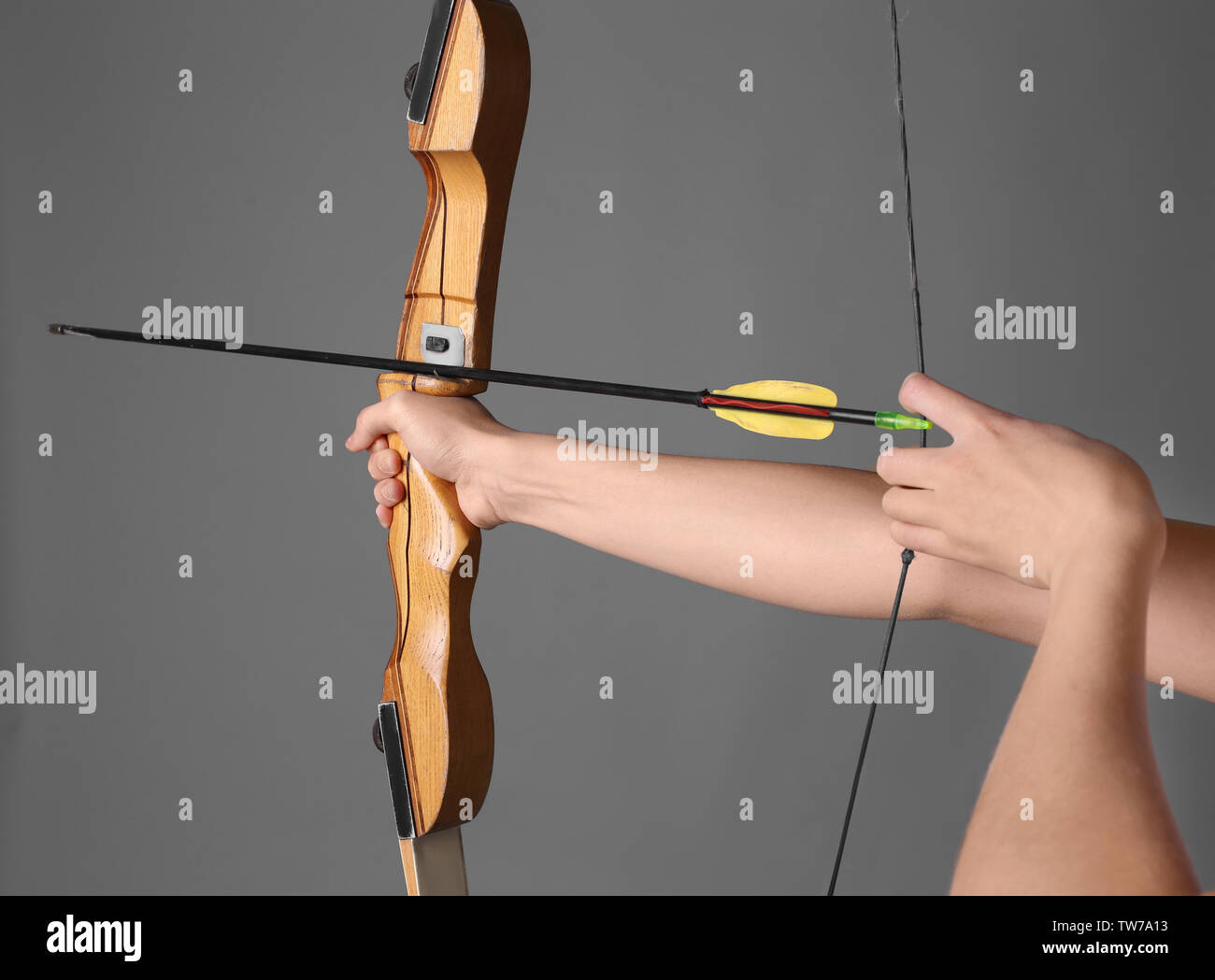 Archery bow hands hi-res stock photography and images - Alamy