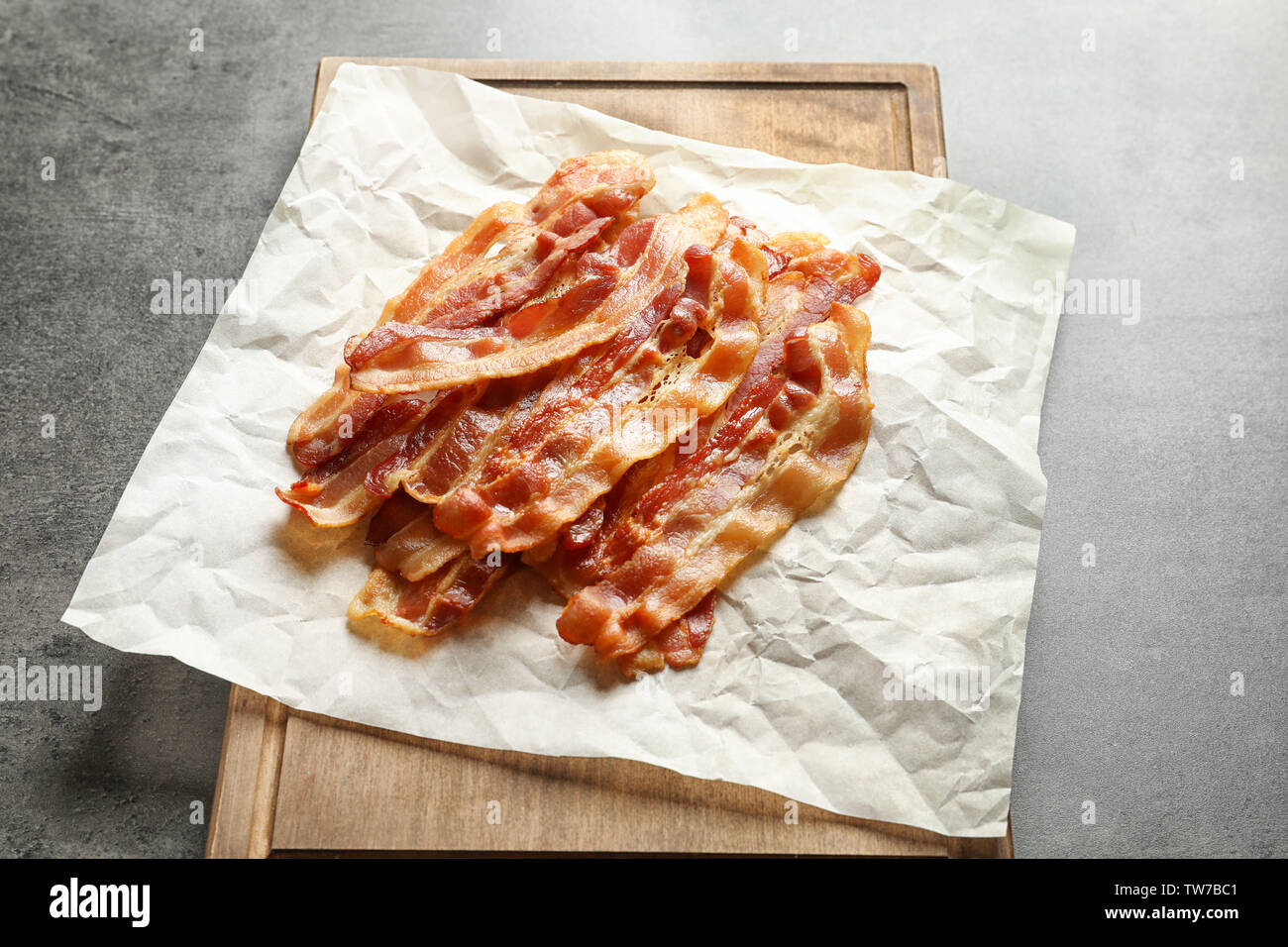 Board fried bacon rashers hi-res stock photography and images - Alamy